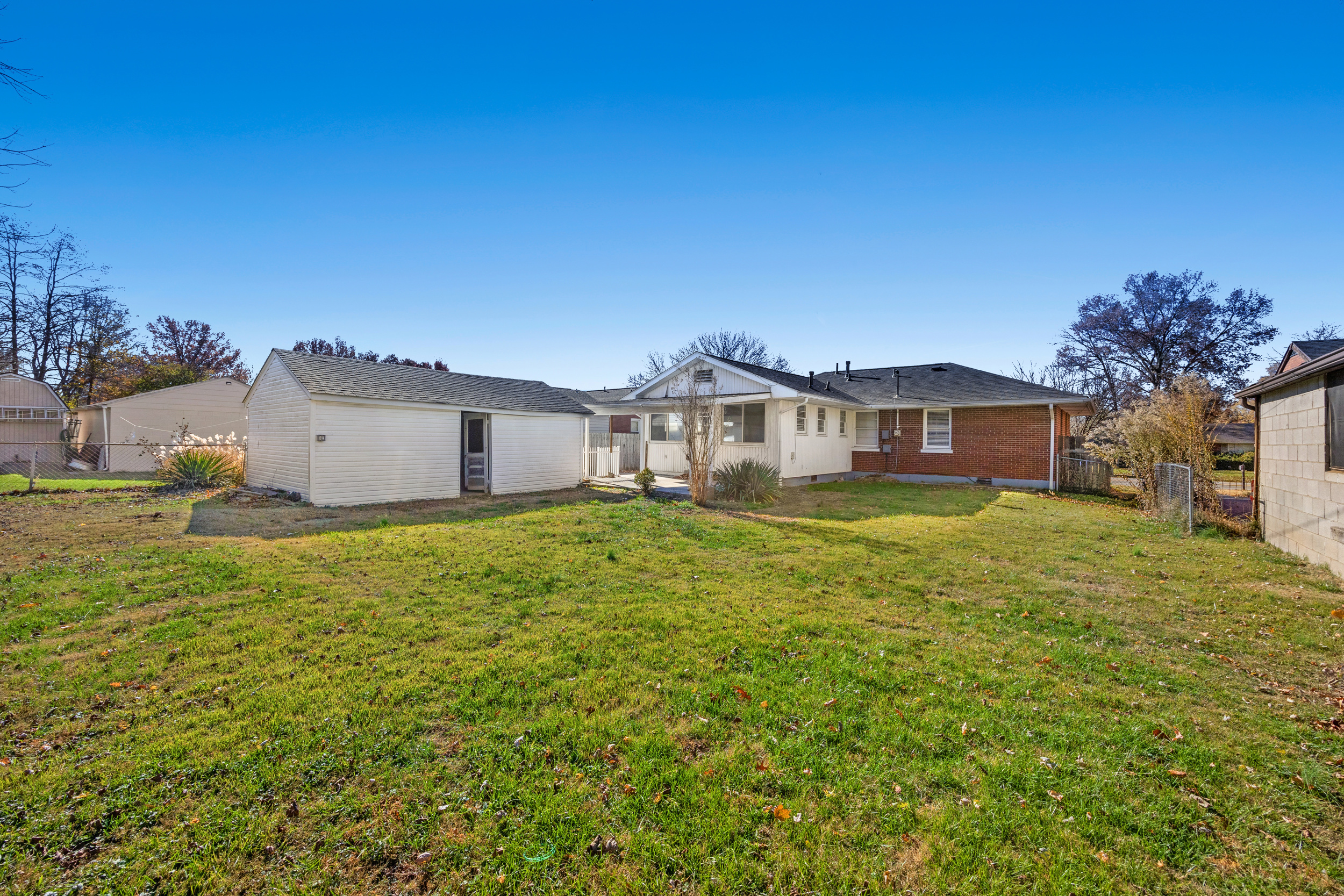 223 Larch Lane, LEXINGTON, KY 40503 (For Sale NYStateMLS Listing #11608384)